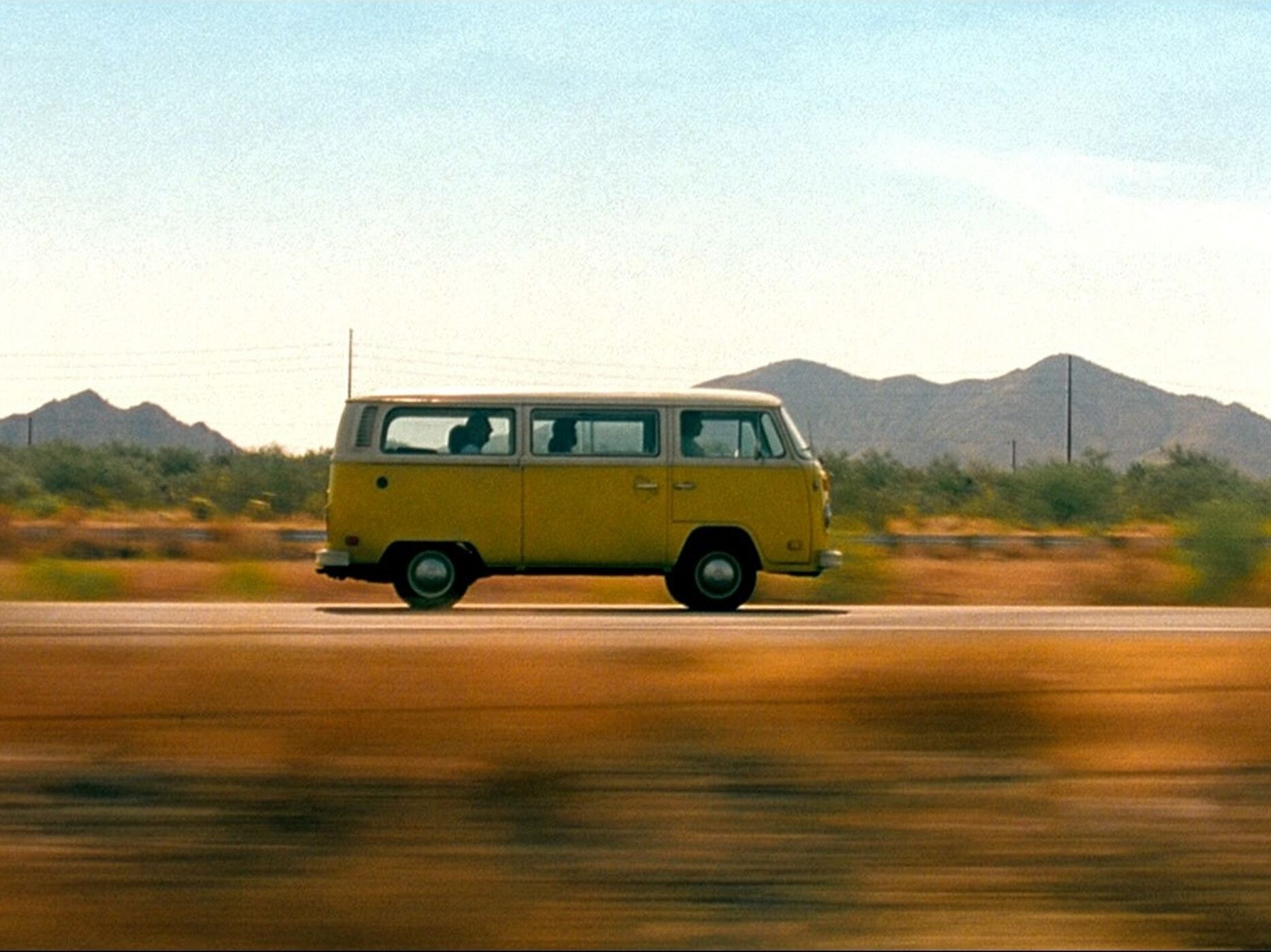 The Trucking Shot in Film — Ultimate Guide